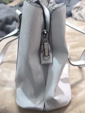 Steve Madden | Bags | Steve Madden White Shoulder Bag With Front Pocket ...